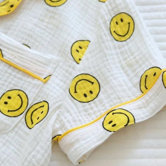 Elle Kay | Intimates & Sleepwear | Nwt Lightweight Smiley Face Pajamas ...